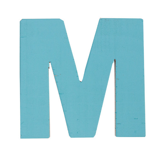 Letra M azul claro – La casita de Margaux